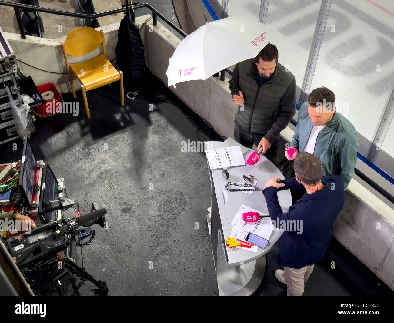 Telekom Magenta Sport Live presenter Sascha Bandermann and Patrick ...