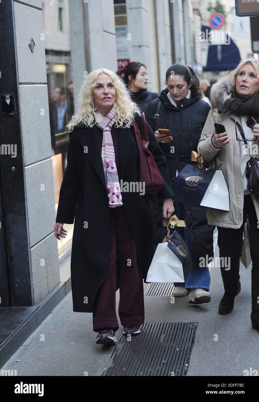 Milan Antonella Clerici arrives downtown with two friends, and after ...