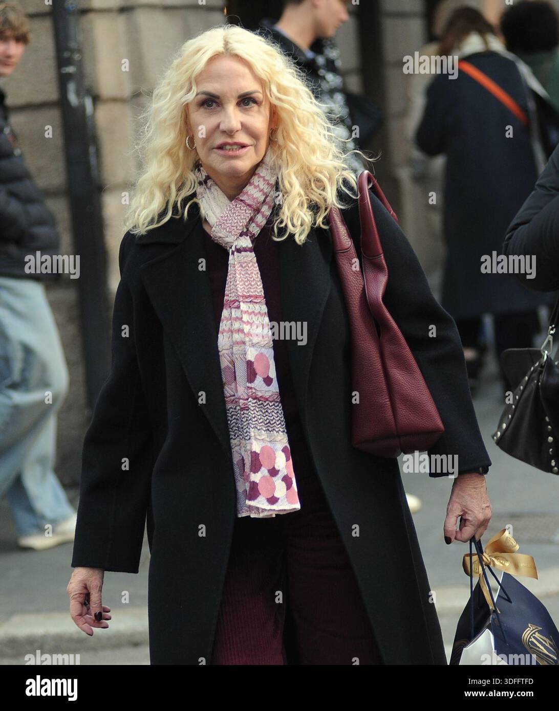 Milan Antonella Clerici arrives downtown with two friends, and after ...