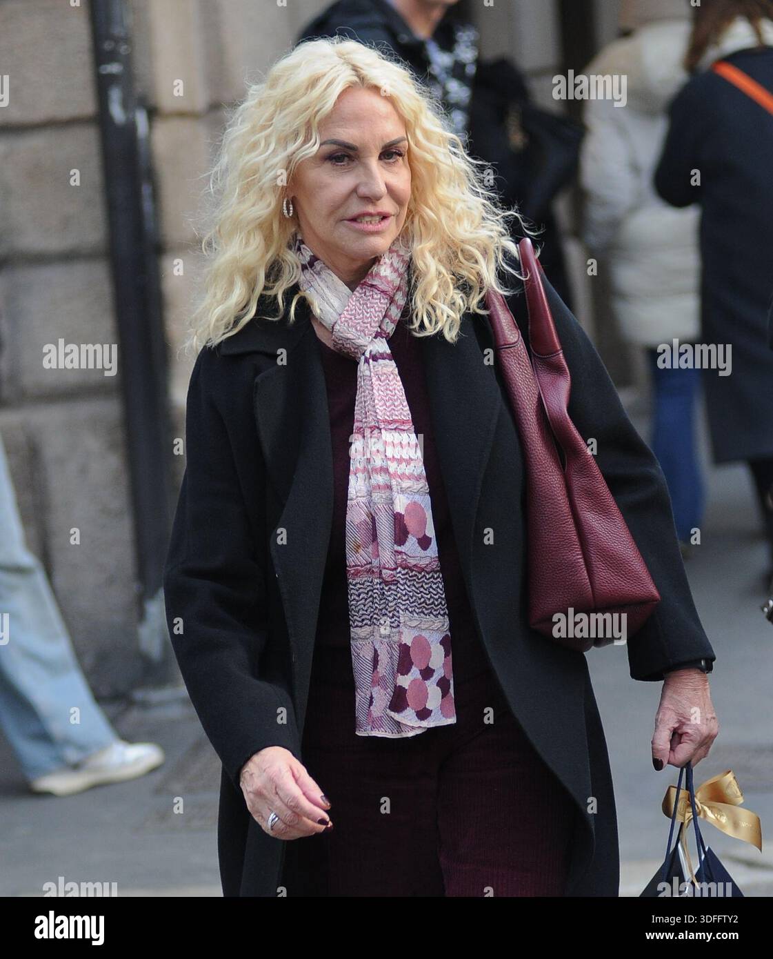 Milan Antonella Clerici arrives downtown with two friends, and after ...