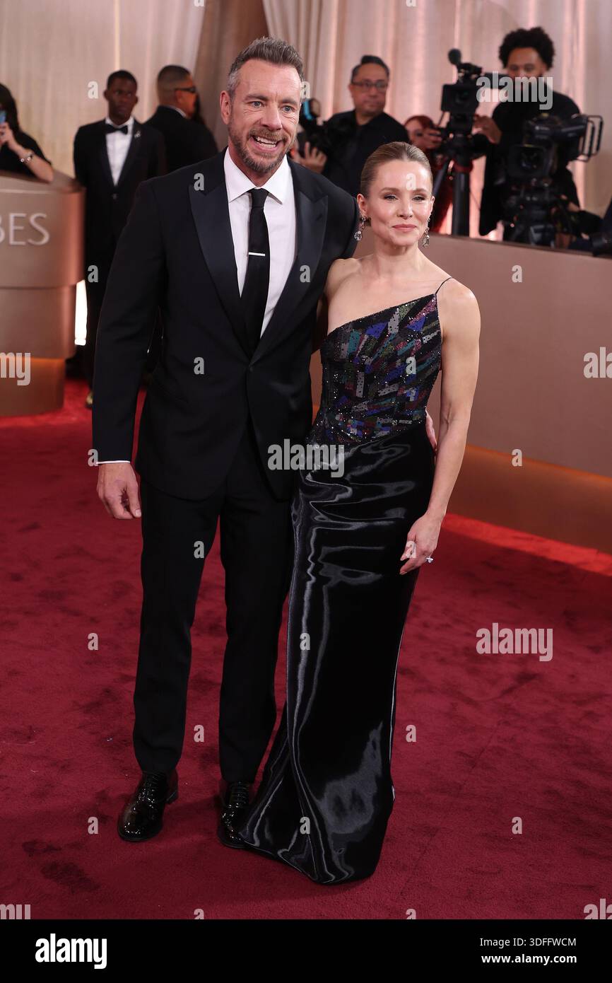BEVERLY HILLS, CALIFORNIA - JANUARY 11: Kristen Bell & Dax Shepherd at ...