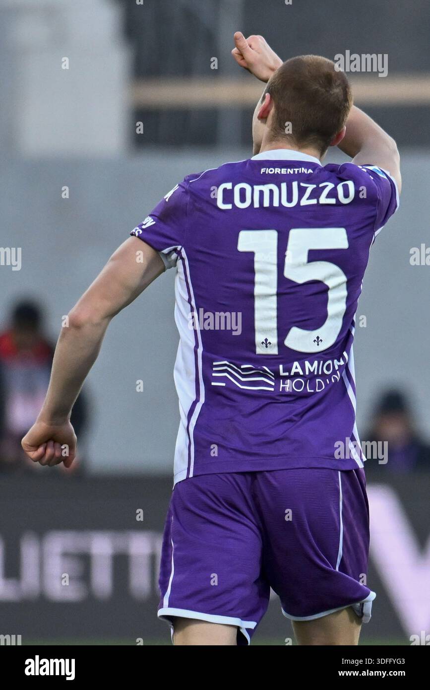 ACF Fiorentina's defender Pietro Comuzzo celebrates after scoring a ...