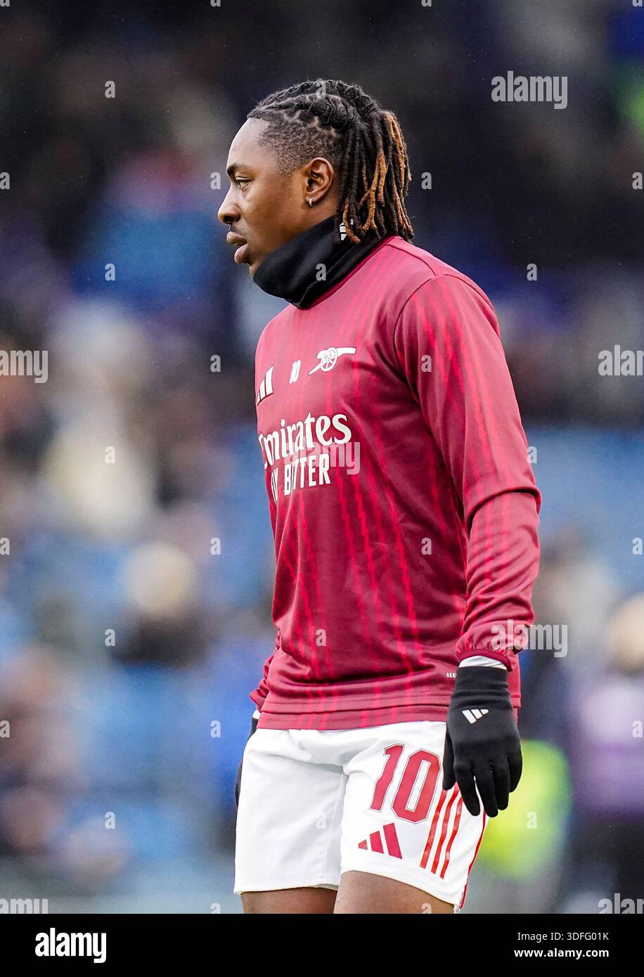 Arsenal midfielder Eberechi Eze (10) warm up during the Portsmouth v ...