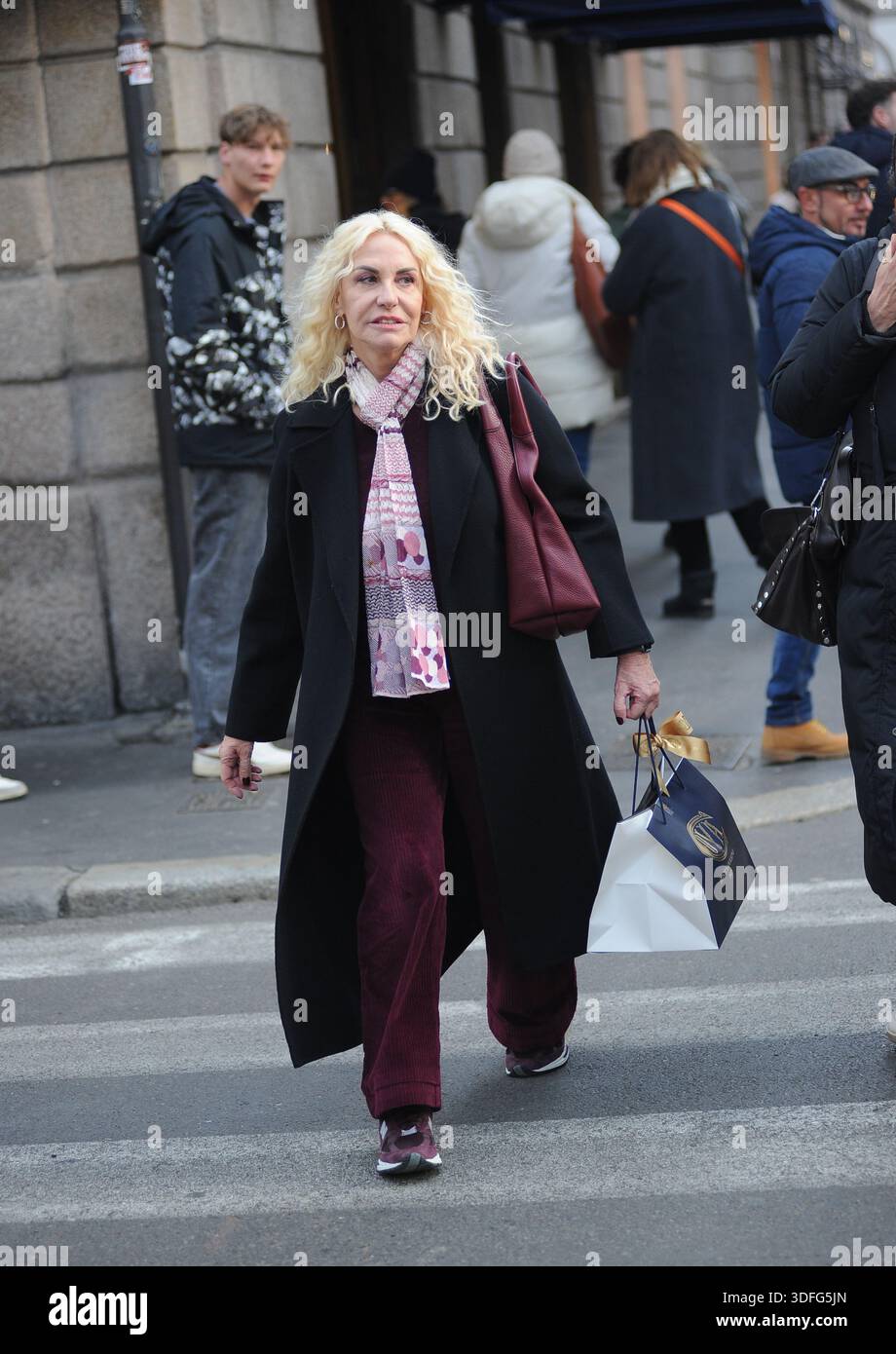 Milan Antonella Clerici arrives downtown with two friends, and after ...