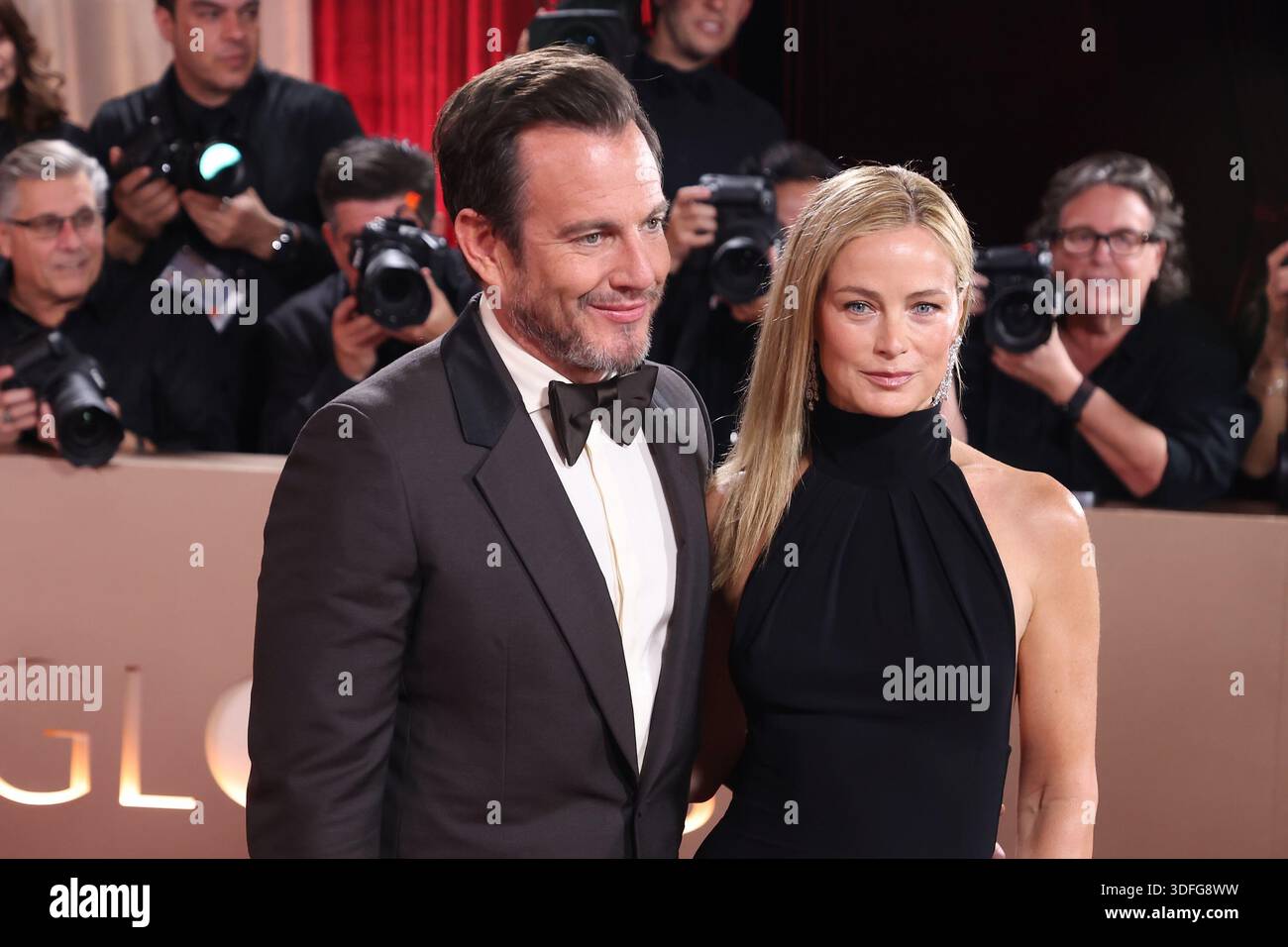 BEVERLY HILLS, CALIFORNIA - JANUARY 1:Carolyn Murphy and Will Arnett at ...