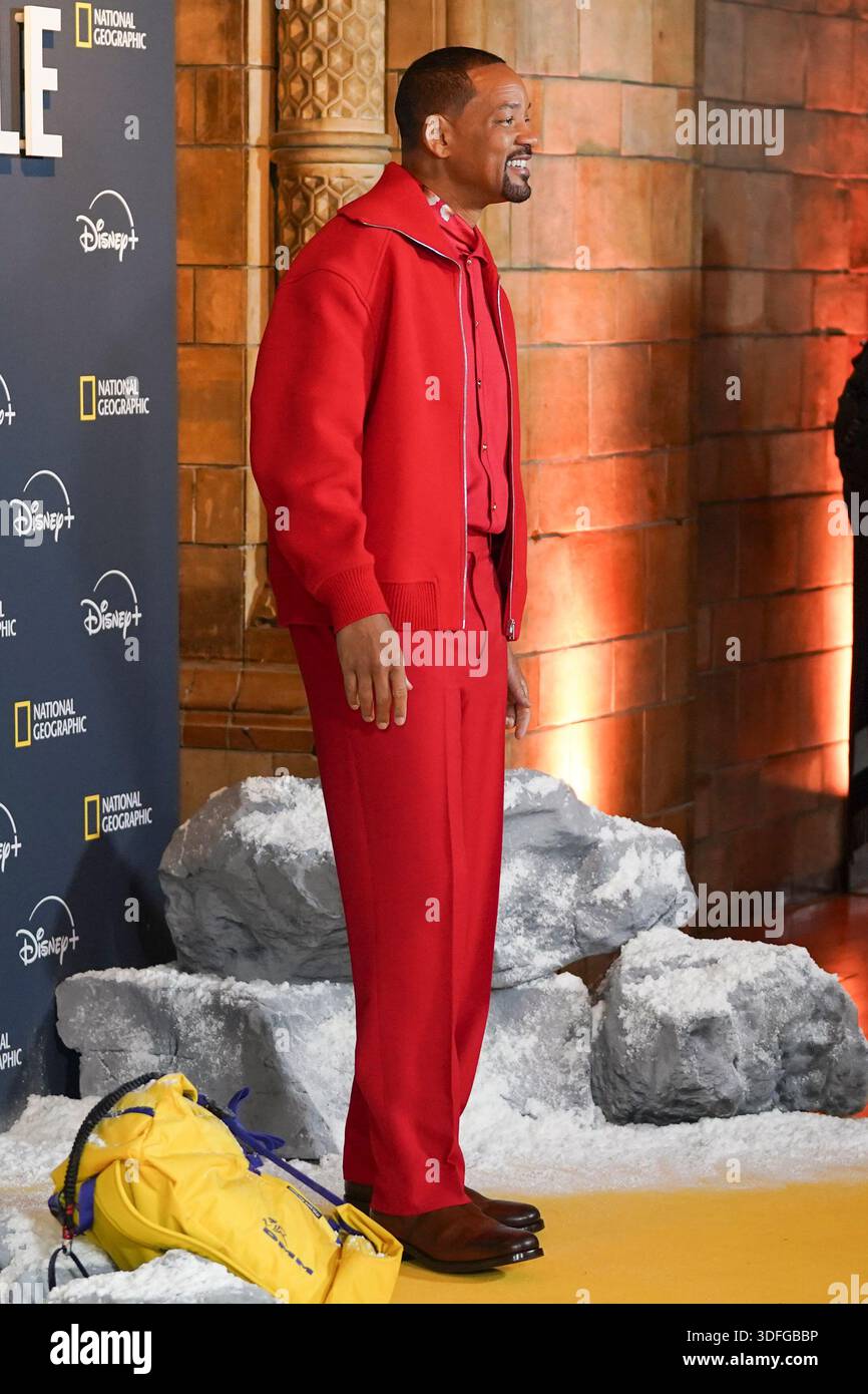 Will Smith poses for photographers upon arrival at the premiere for "Pole to Pole with Will ...