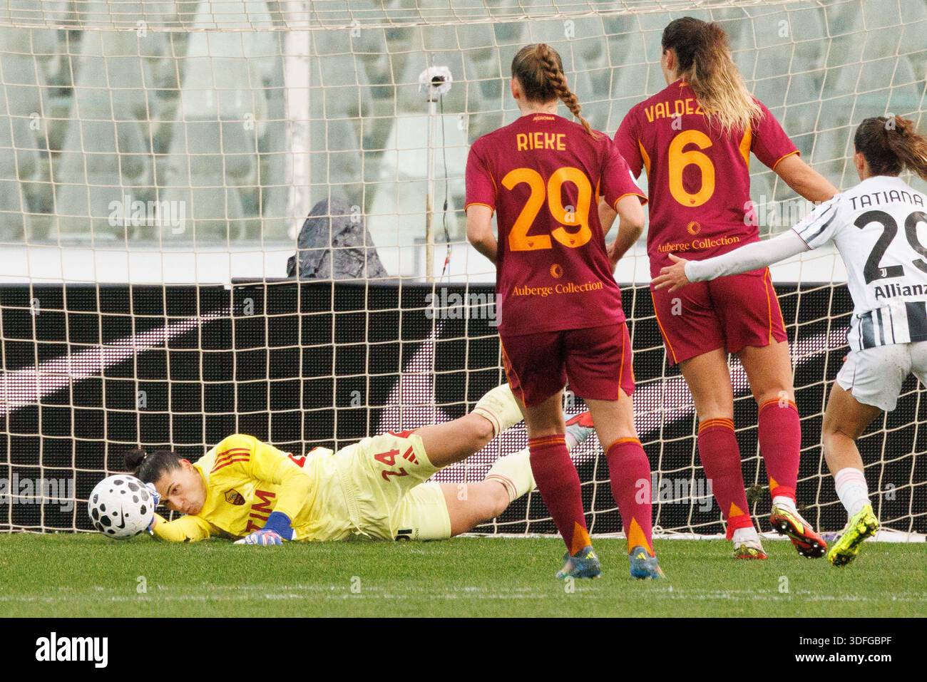 Rachele Baldi of AS Roma saves for the ball during the Italian Women ...