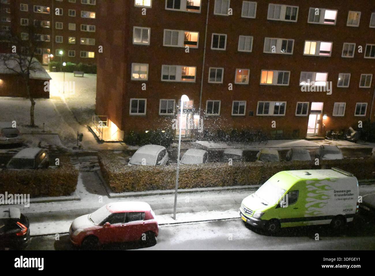 kASTRUP/Copenhagen/ Denmark/12 JANUARY2026/ snow fall in kastrup in ...