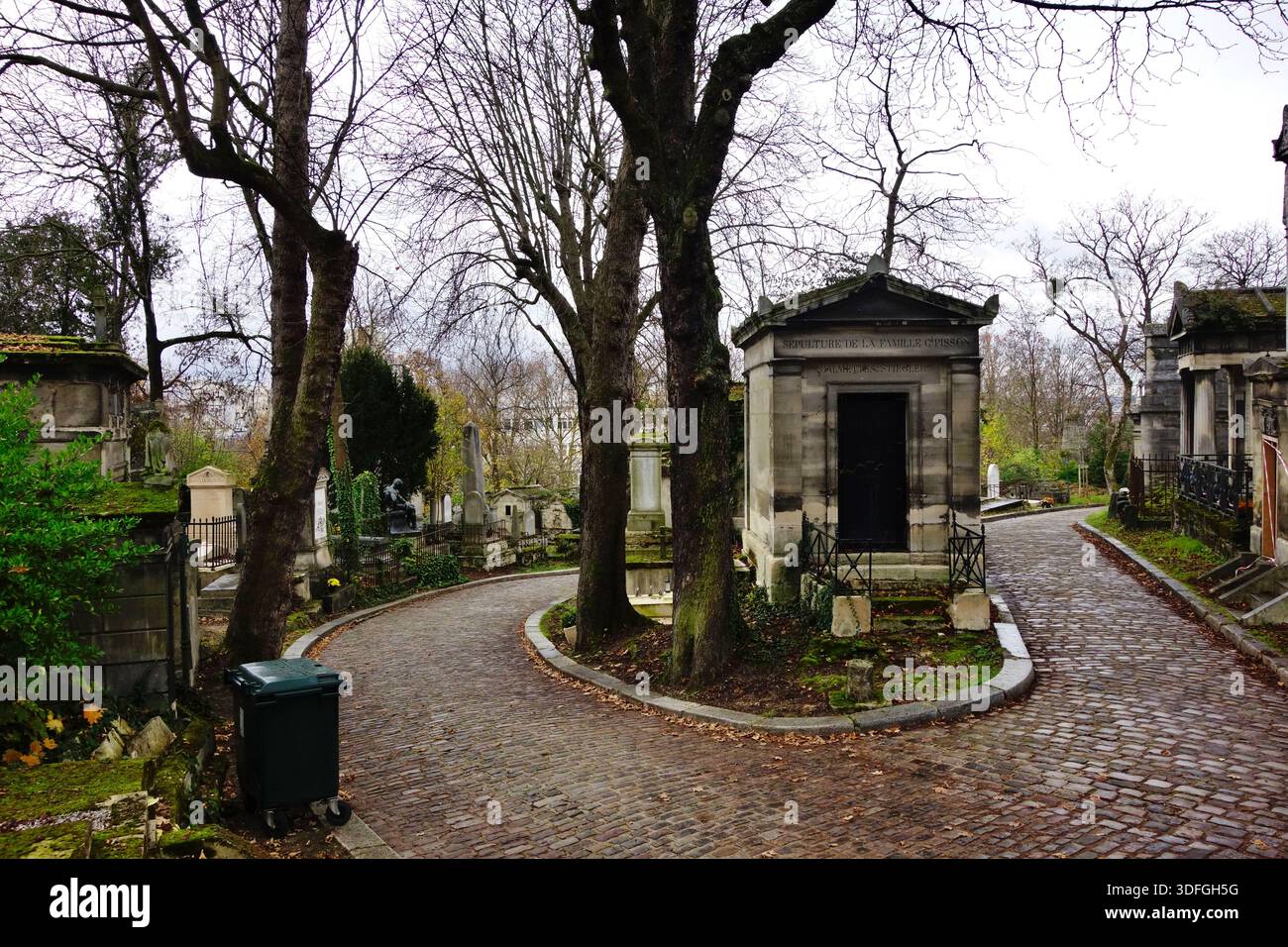 Paris, France. Detail of a tomb inside Père Lachaise Cemetery, the ...