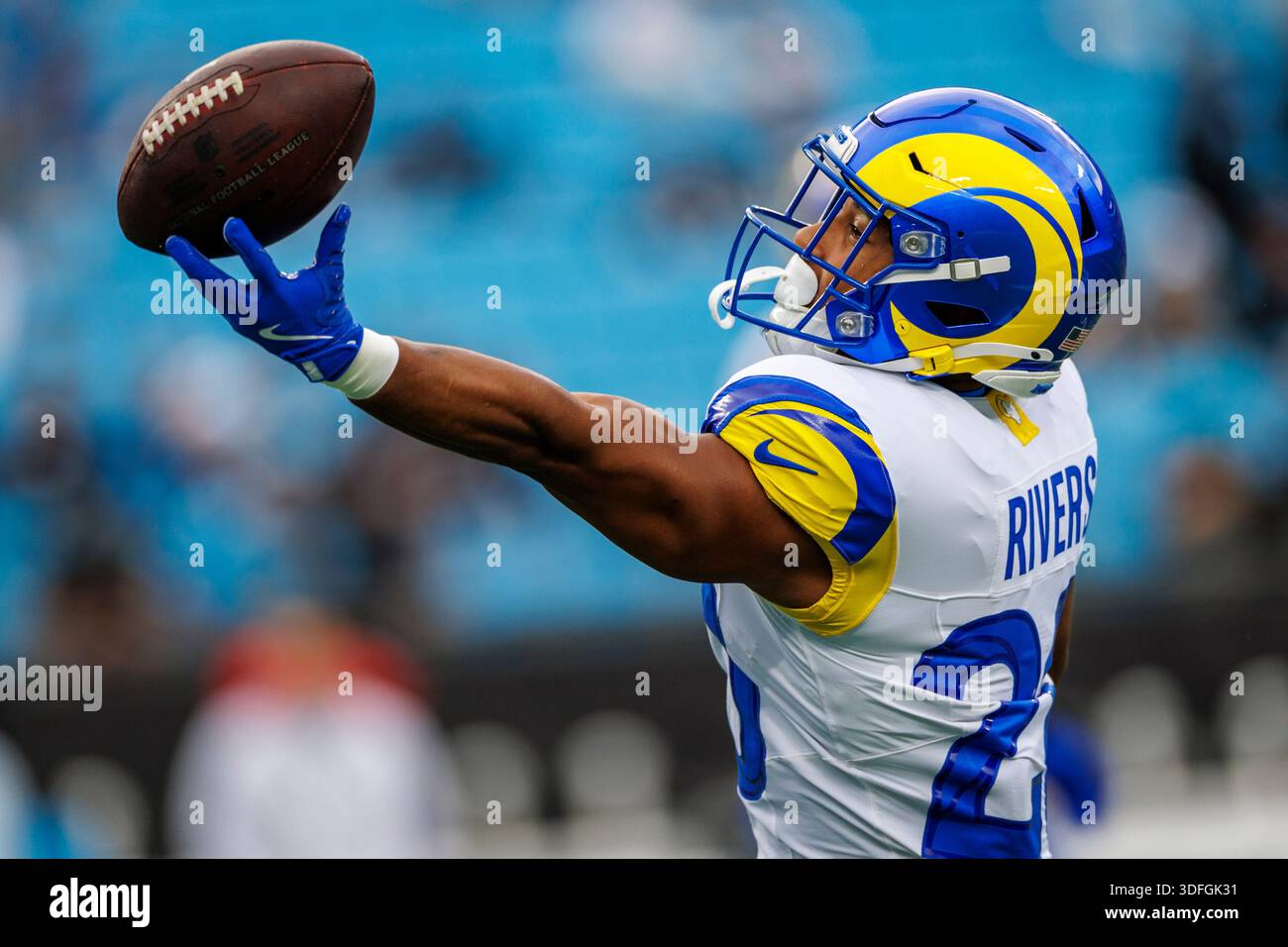 Los Angeles Rams running back Ronnie Rivers (20) warms up before an NFL ...