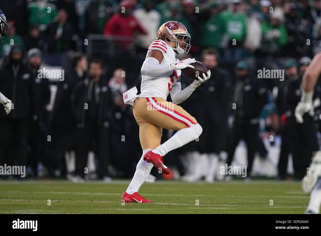 San Francisco 49ers' Demarcus Robinson in action an NFL football game ...
