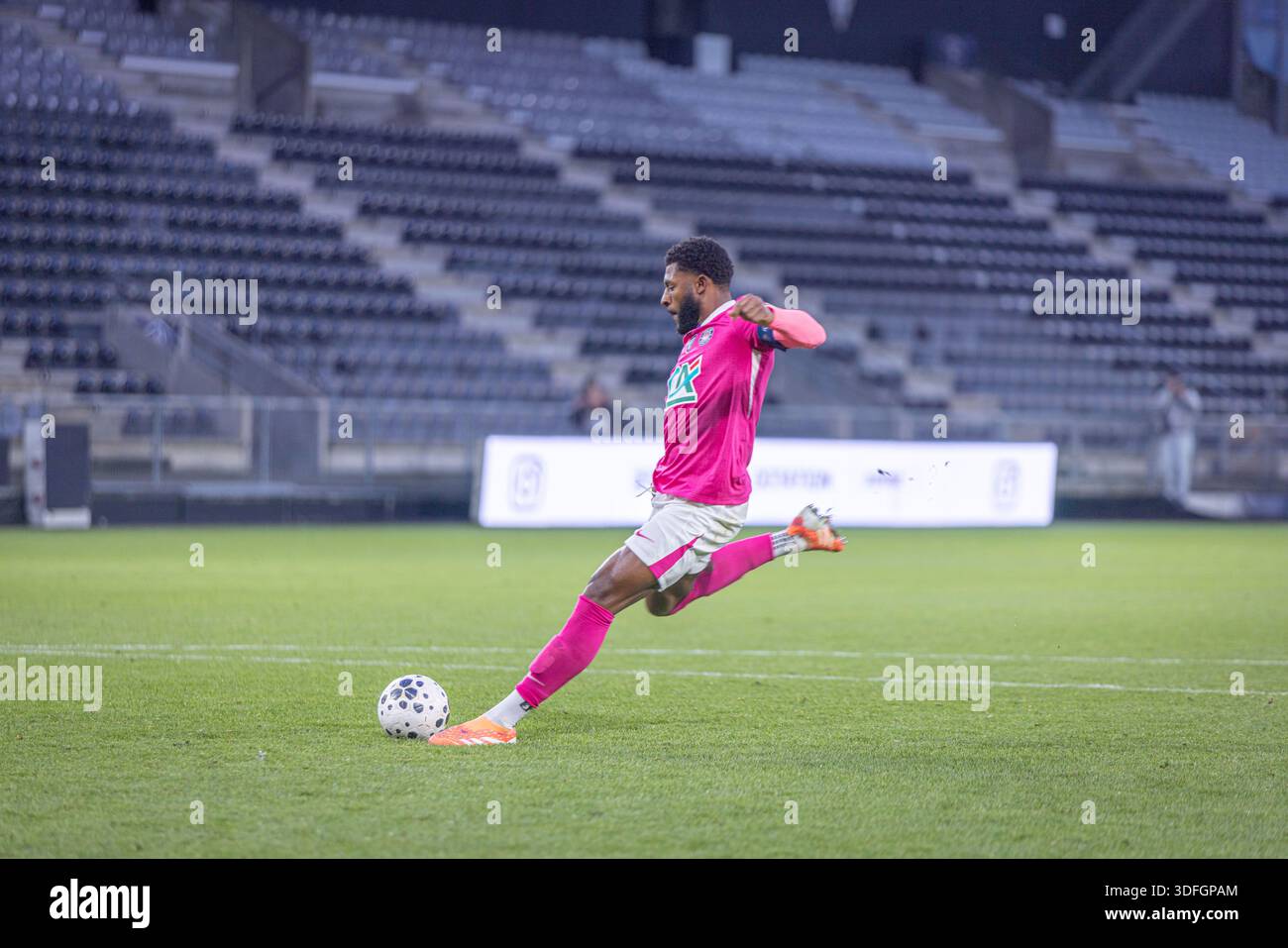 Mark McKenzie during the French Cup, round of 32 football match between ...