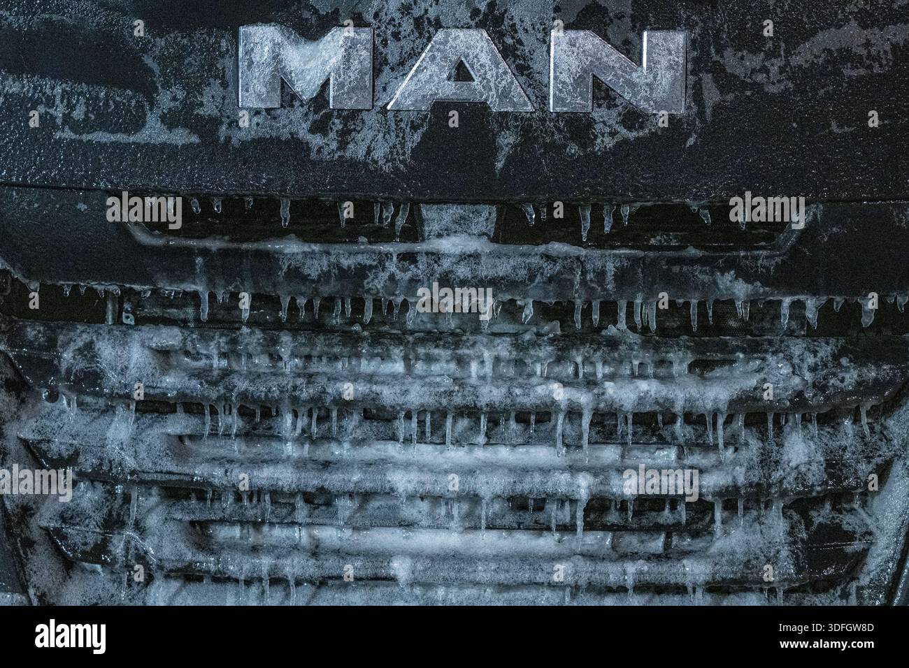 dpatop - 12 January 2026, Bavaria, Straubing: The front of a truck is ...