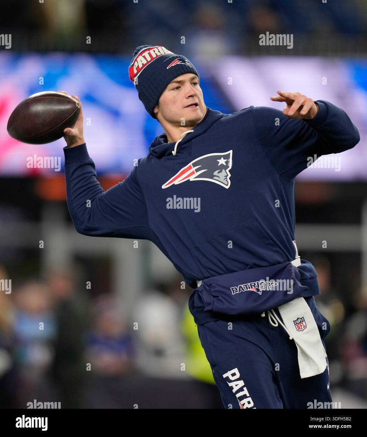 New England Patriots quarterback Drake Maye prior to an NFL wild-card ...