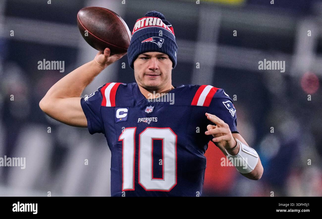New England Patriots quarterback Drake Maye (10) prior to an NFL wild ...