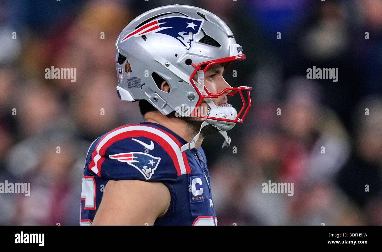 New England Patriots tight end Hunter Henry (85) prior to an NFL wild ...