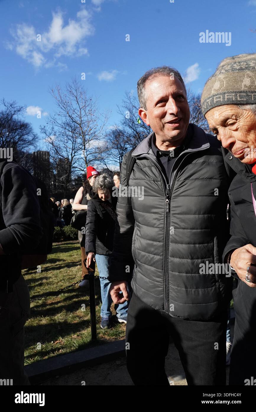 Brad Landauer former New York comptroller, and mayoral candidate, and ...