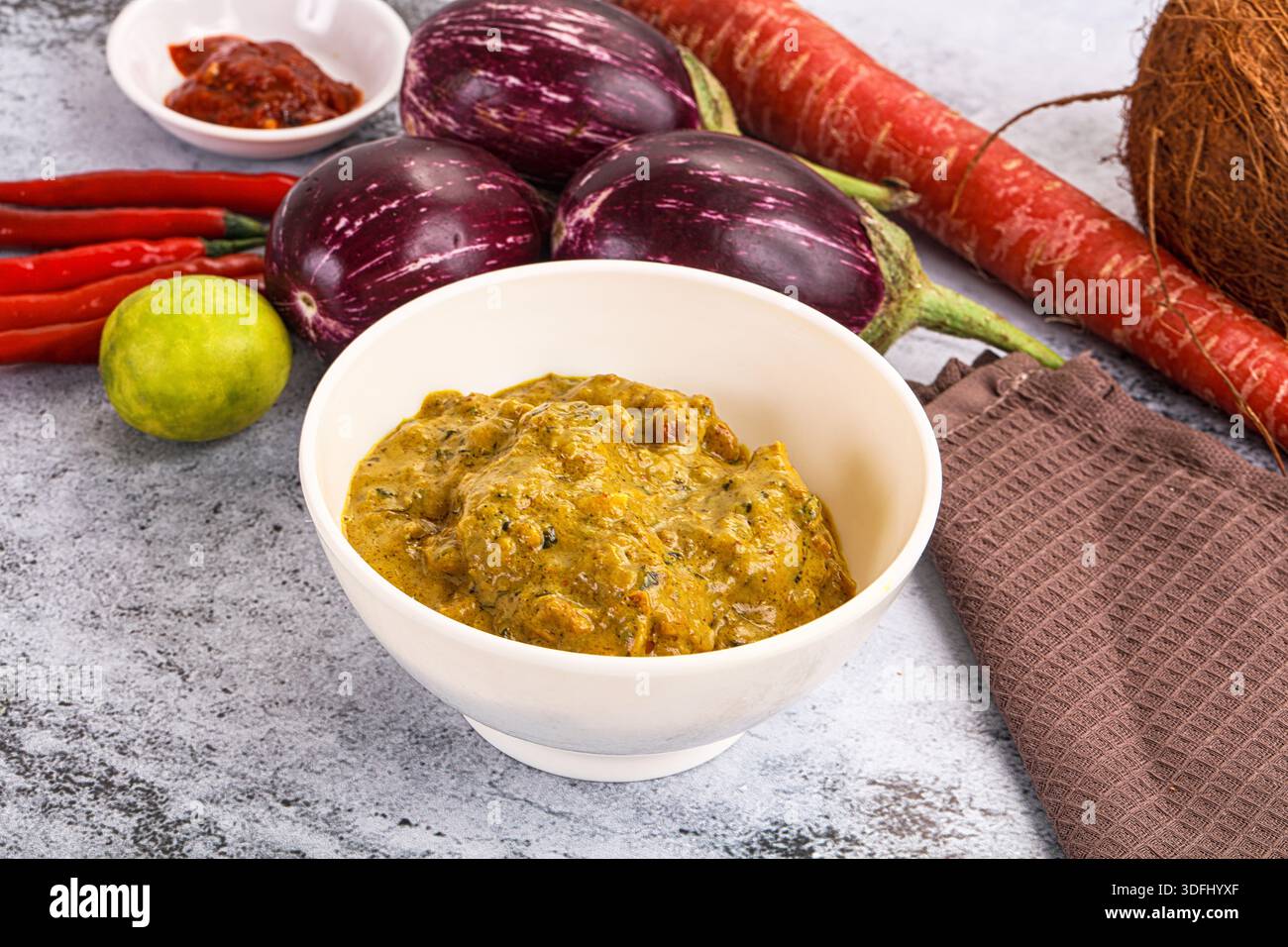 Indian spicy chicken masala corma curry Stock Photo - Alamy