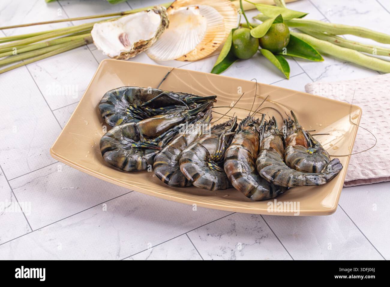 Raw wild frsh Tiger prawn for cooking Stock Photo - Alamy