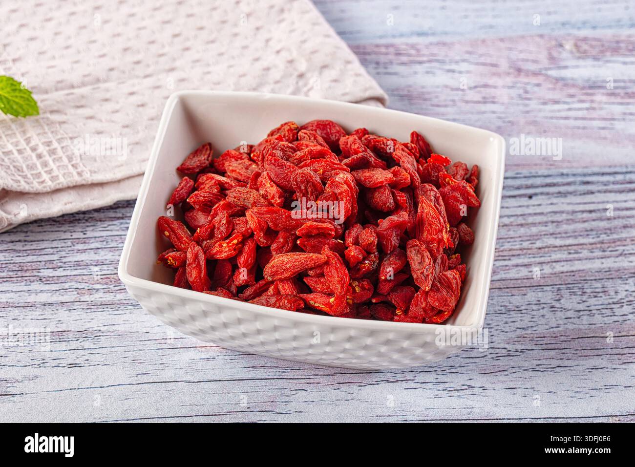 Dry Goji berries sntioxidant pile for medicine Stock Photo - Alamy