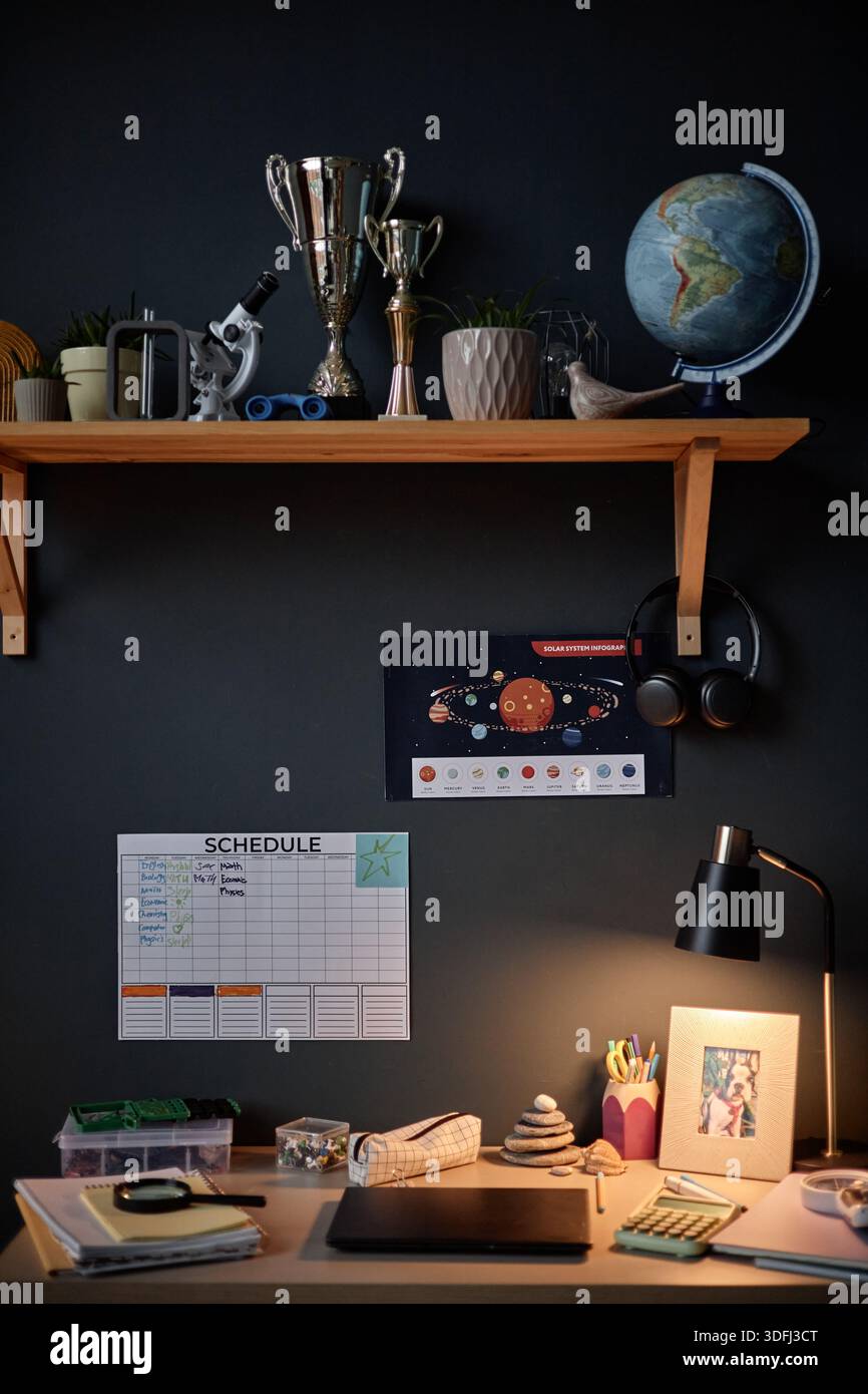 Science life home learning hi-res stock photography and images - Alamy