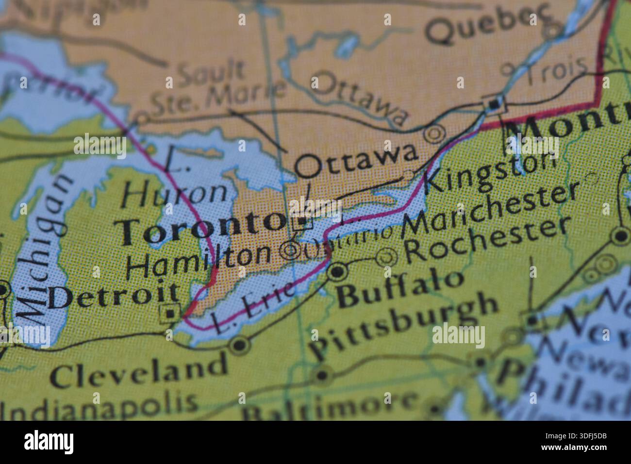 Macro map of the Great Lakes region featuring Toronto, Lake Ontario ...