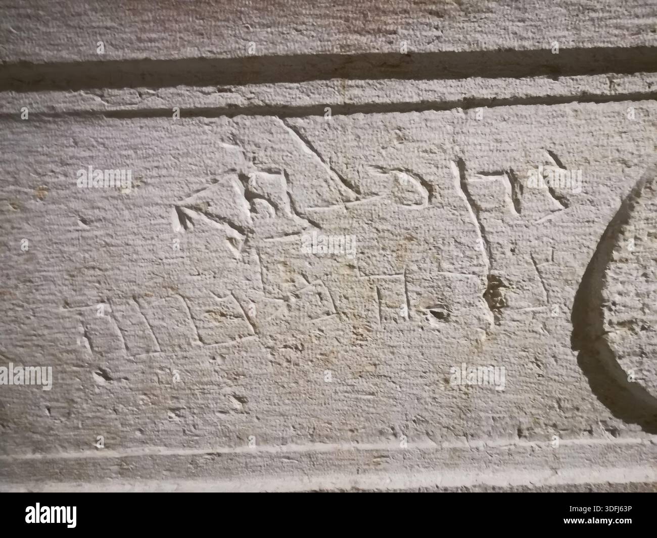 7176. Decorated sarcophag from the "Tombs of the Kings" built in 45 C.E ...