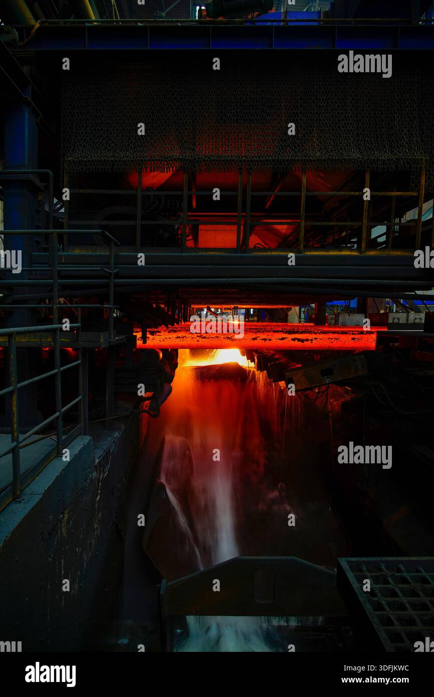 On-site shooting of high temperature forging in iron and steel plant ...