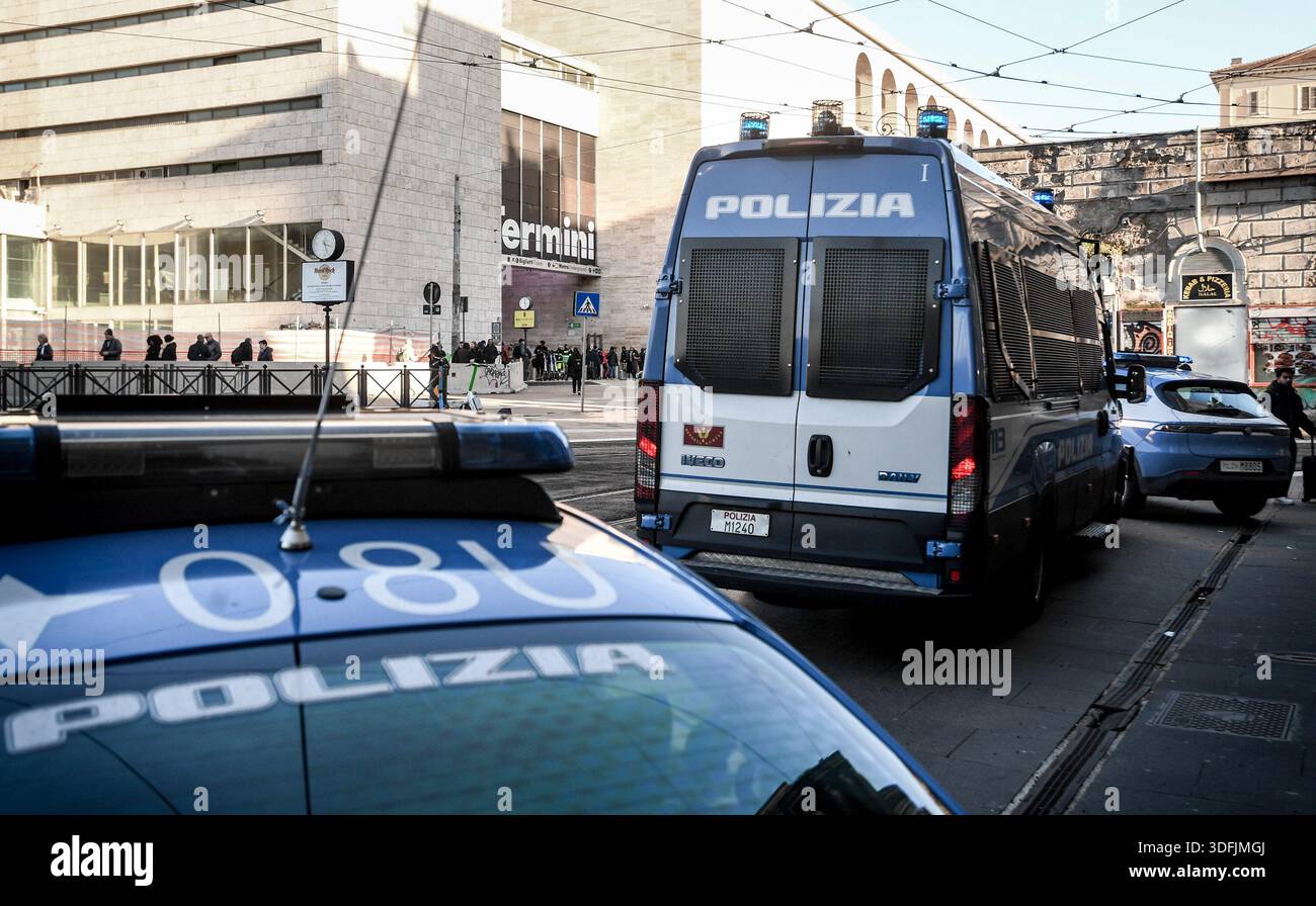 **NO WEBSITE OR NEWSPAPERS FOR ITALY ONLY** Deterioration and police ...