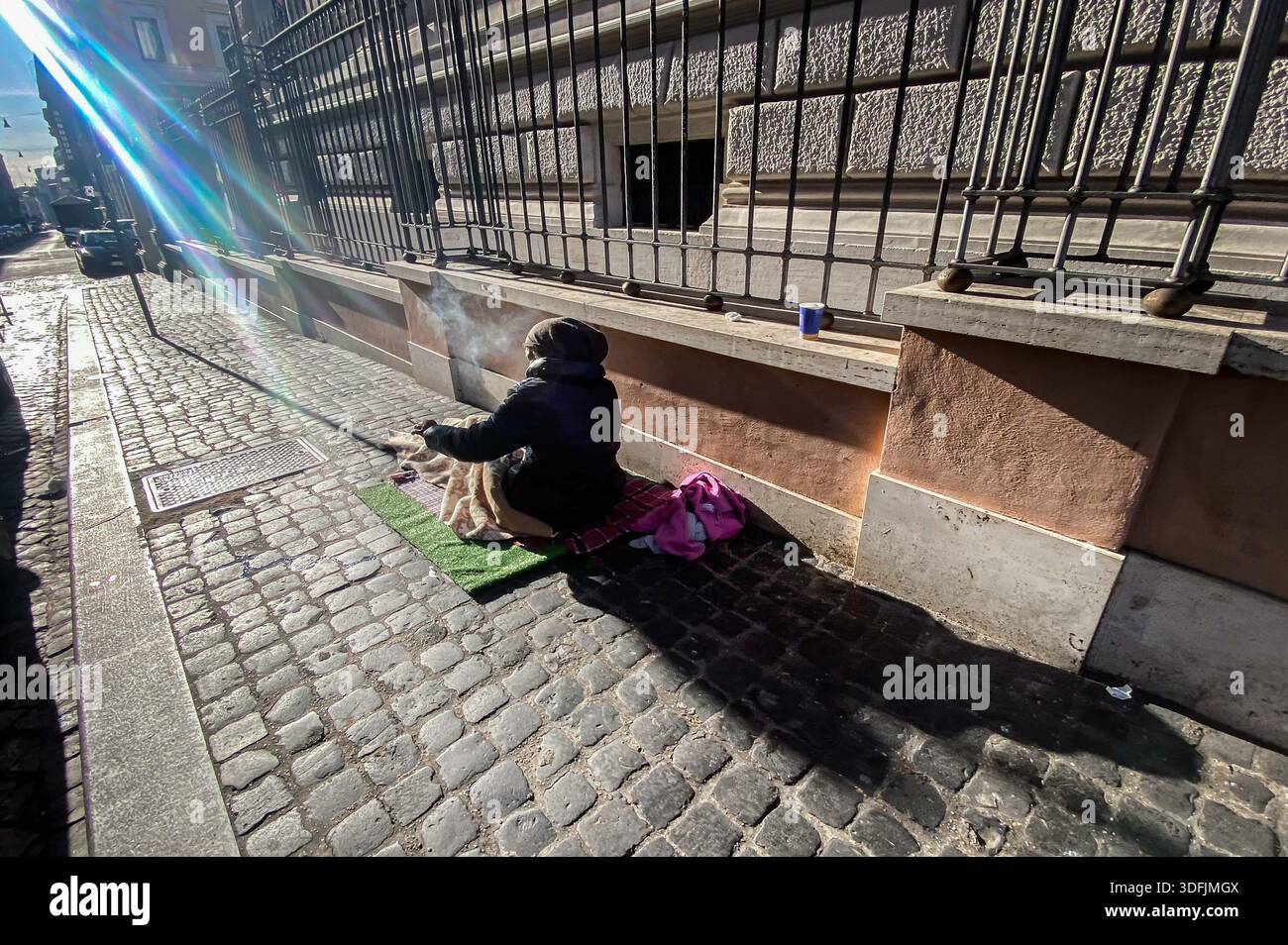 **NO WEBSITE OR NEWSPAPERS FOR ITALY ONLY** Deterioration and police ...