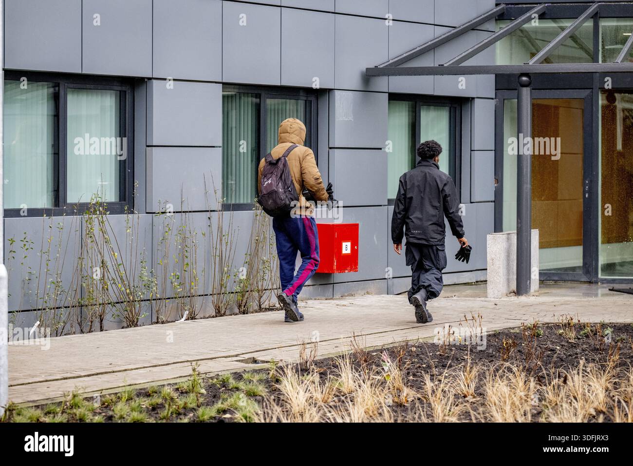 Asylum seekers shelter two people hi-res stock photography and images ...