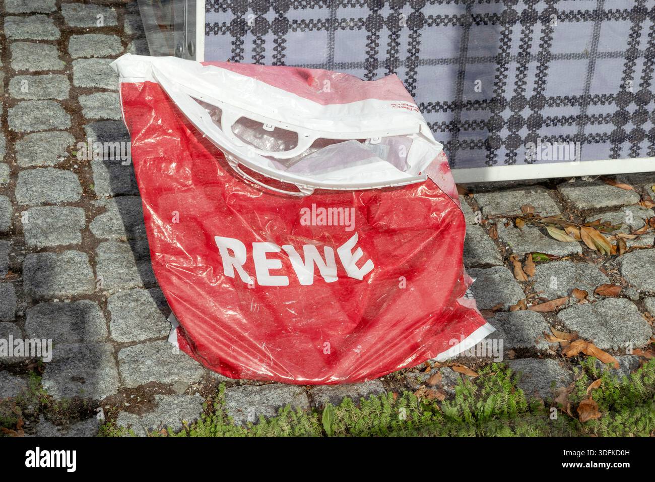 Plastiktragetasche von REWE, Deutschland // Plastic carrier bag from ...
