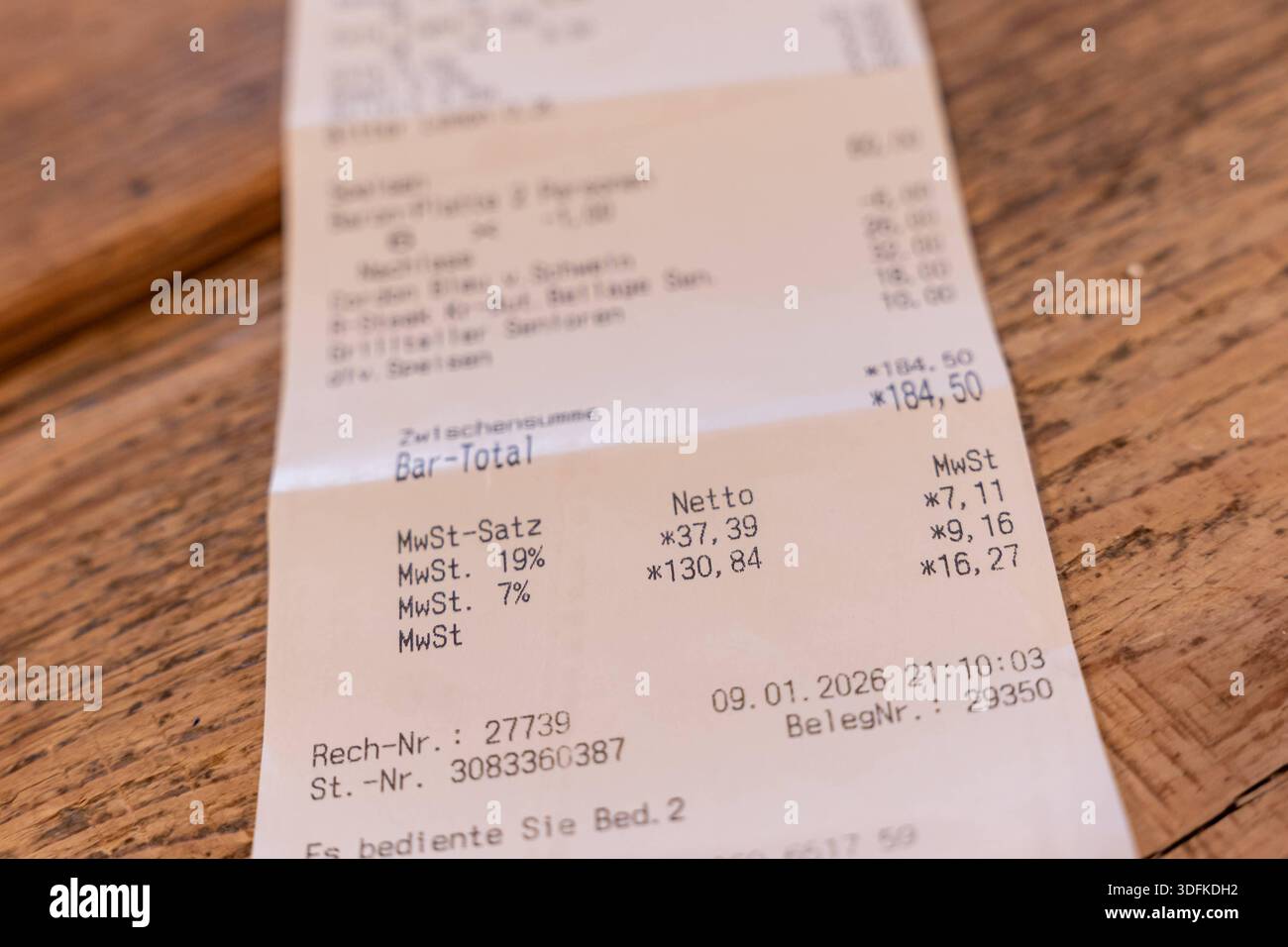 Kassenbon zeigt Mehrwertsteuer von 7 und 19 Prozent in der Gastronomie ...