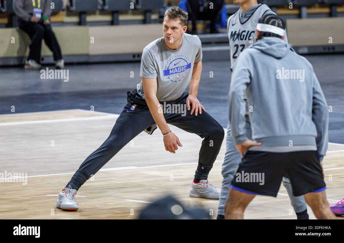 13 January 2026, Berlin: Basketball: NBA, Moritz Wagner (l, Orlando ...