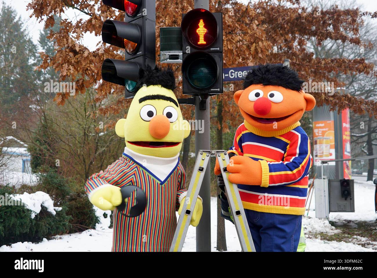 cntv: Die Lebensgrossen Figuren von Ernie und Bert aus der NDR TV Serie ...