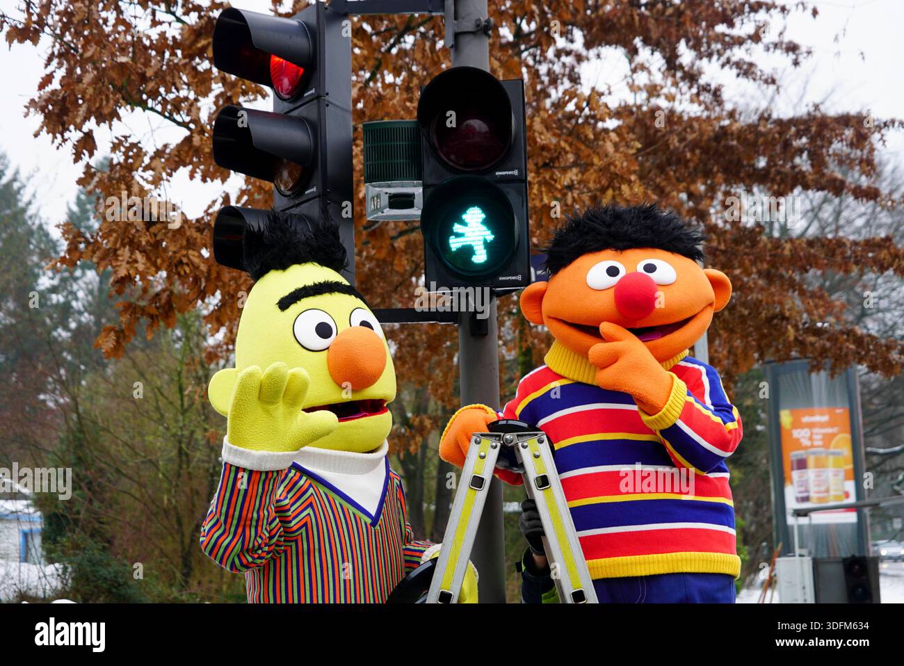 cntv: Die Lebensgrossen Figuren von Ernie und Bert aus der NDR TV Serie ...