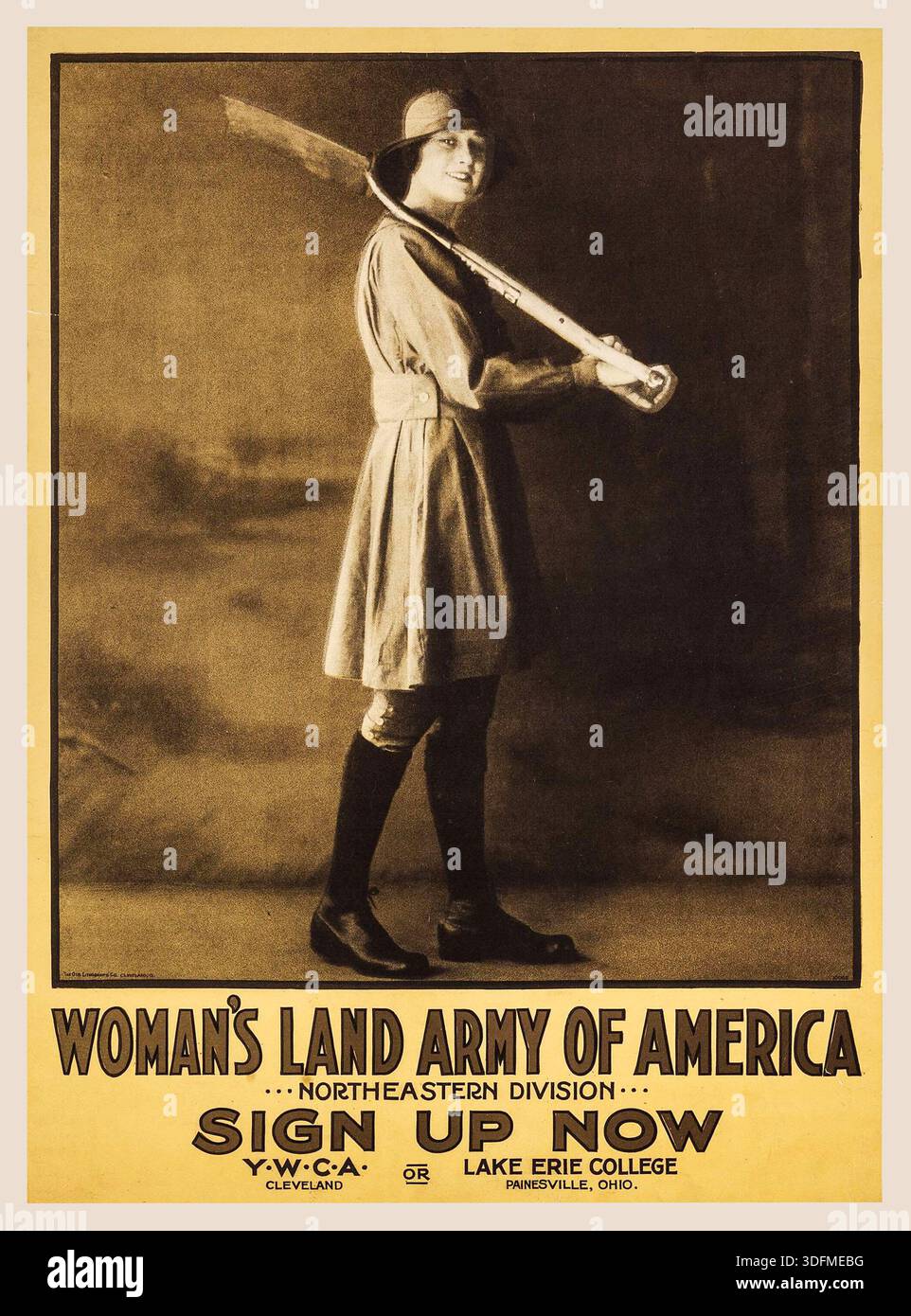 Womans uniform features hi-res stock photography and images - Alamy