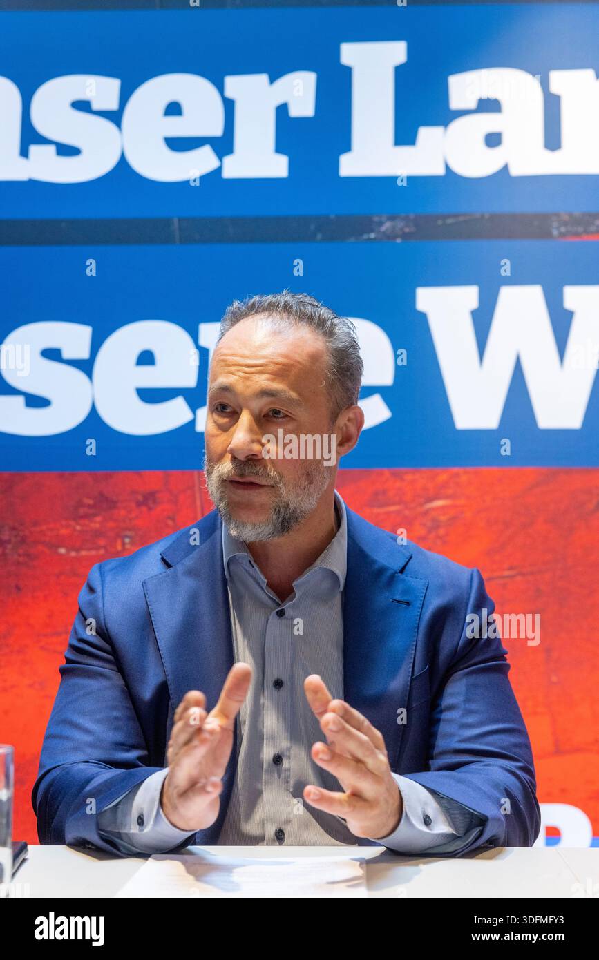 13 January 2026, Rhineland-Palatinate, Mainz: Jan Bollinger, top ...