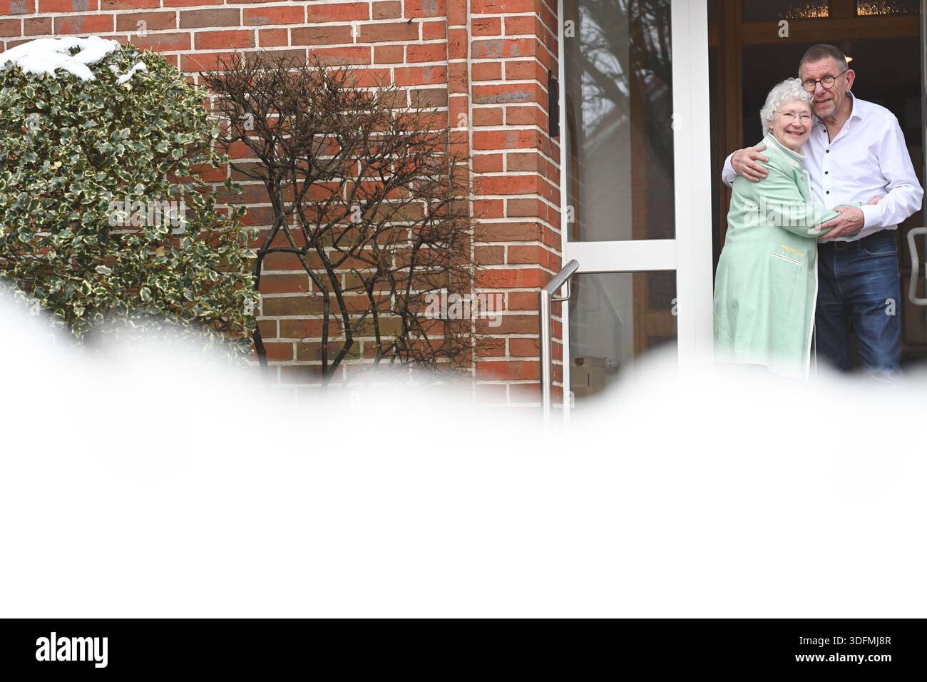 PRODUCTION - 13 January 2026, Lower Saxony, Hagen: Ellen (80) and Johan ...