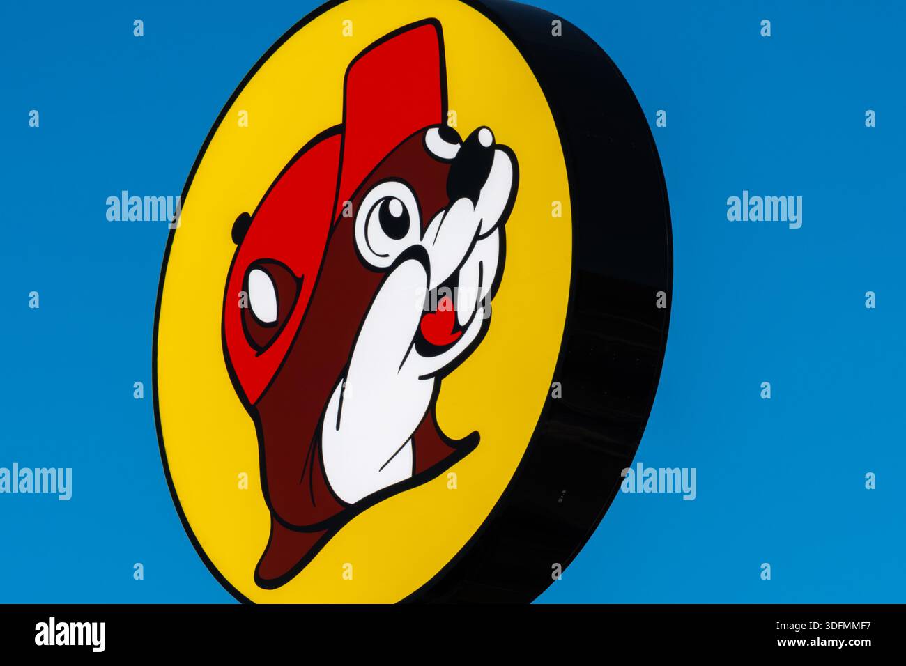 Highway sign buc ees hi-res stock photography and images - Alamy