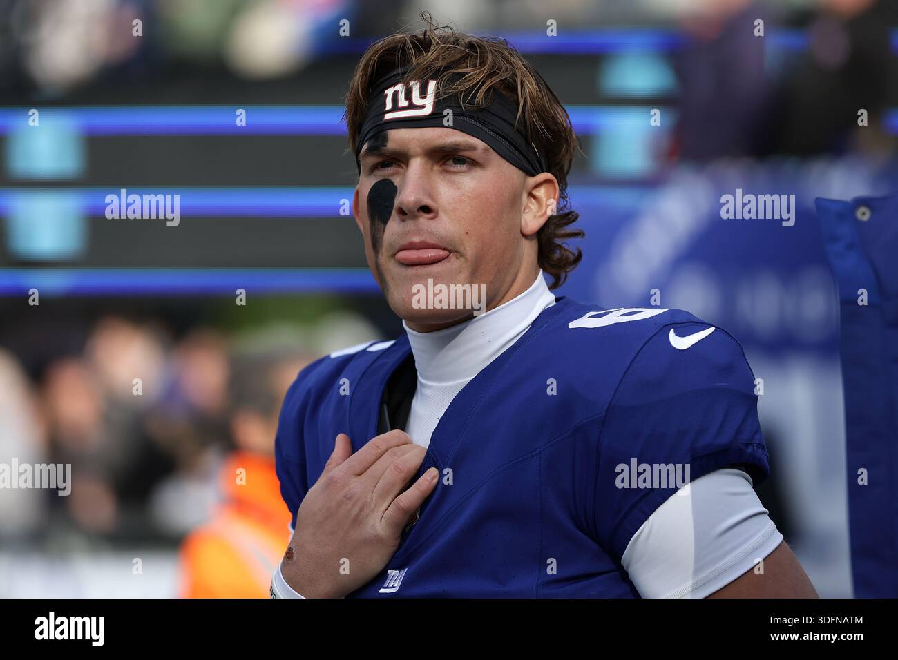 New York Giants quarterback Jaxson Dart (6) reacts before an NFL ...
