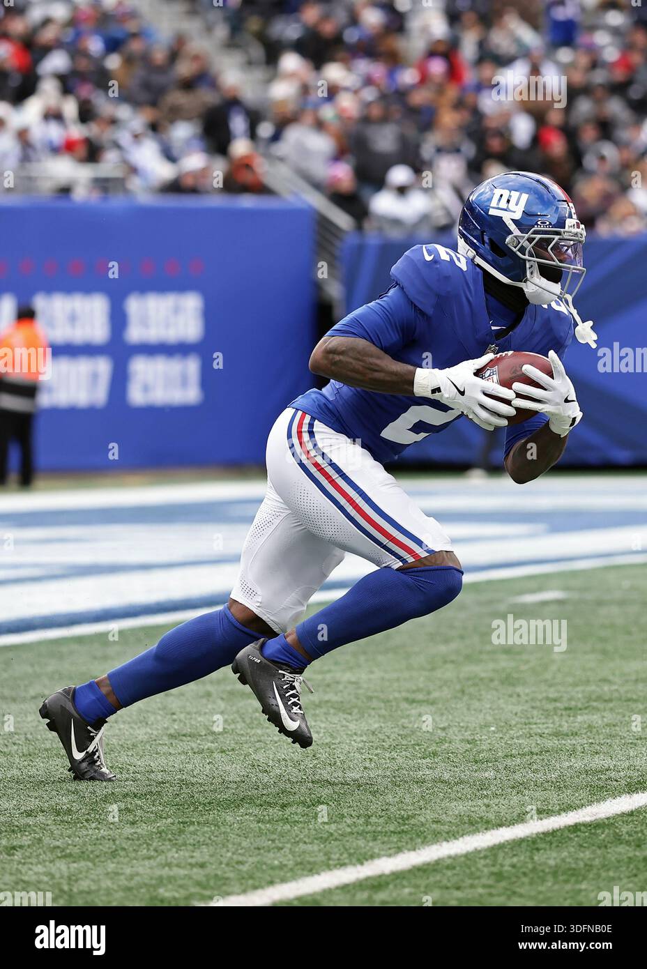 New York Giants cornerback Deonte Banks (2) runs with the ball during ...