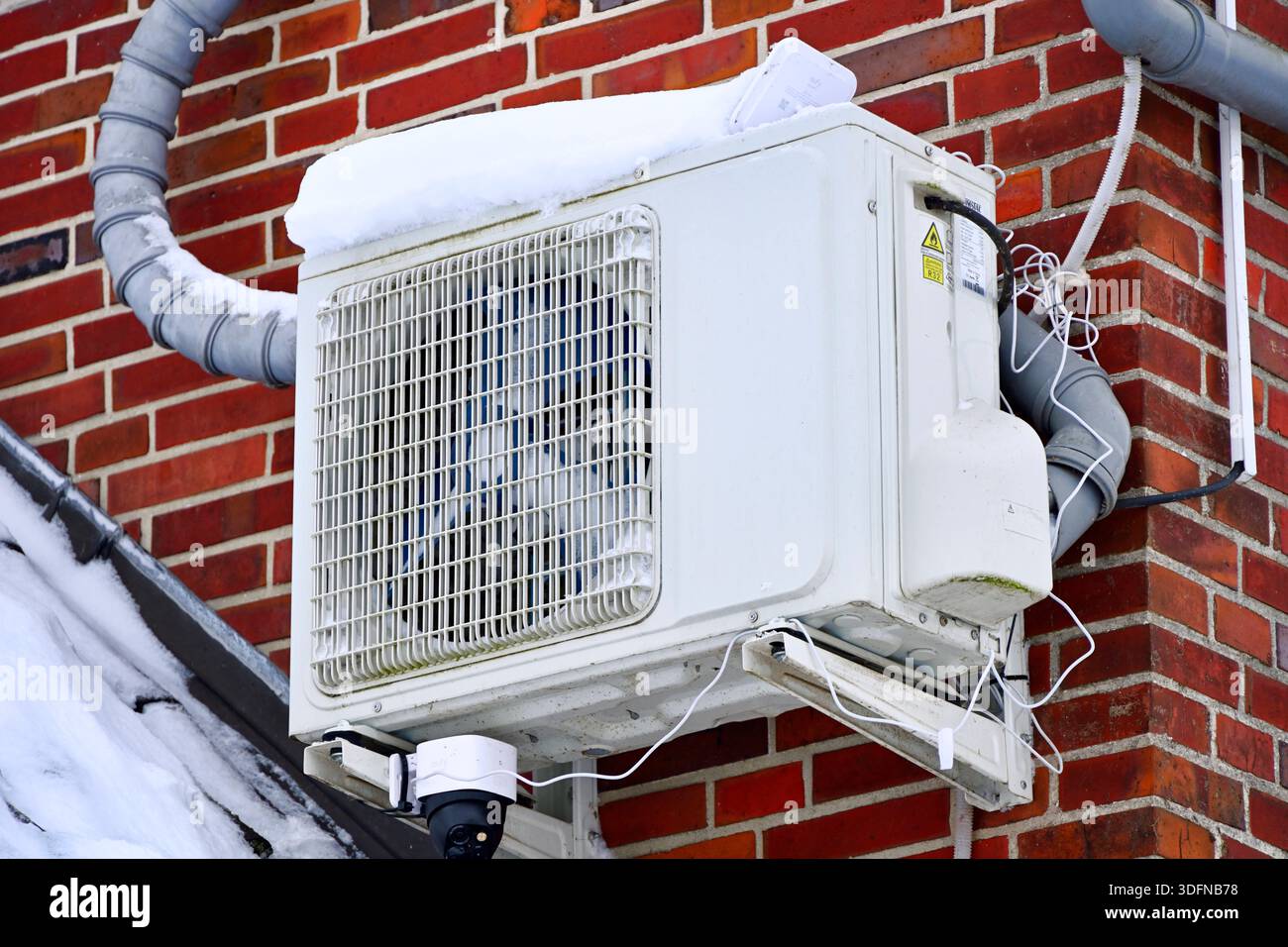 Wärmepumpe und Klimaanlage an einem Haus in Hamburg, Deutschland ...