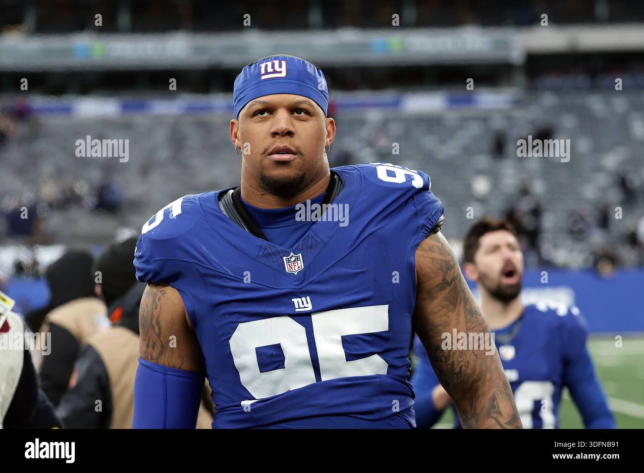 New York Giants defensive tackle Roy Robertson-Harris (95) walks off ...