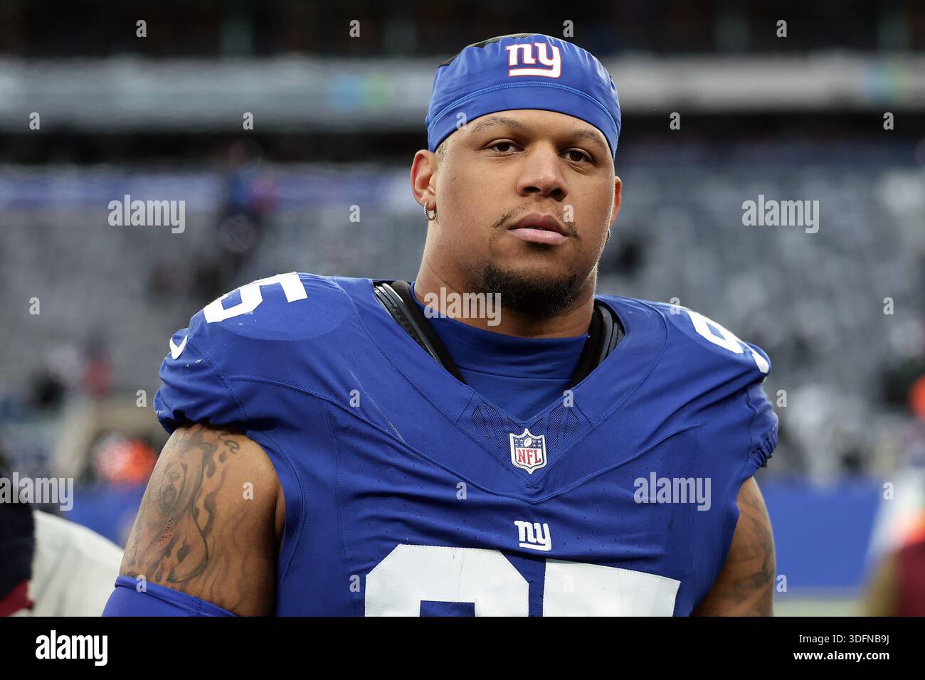 New York Giants defensive tackle Roy Robertson-Harris (95) walks off ...