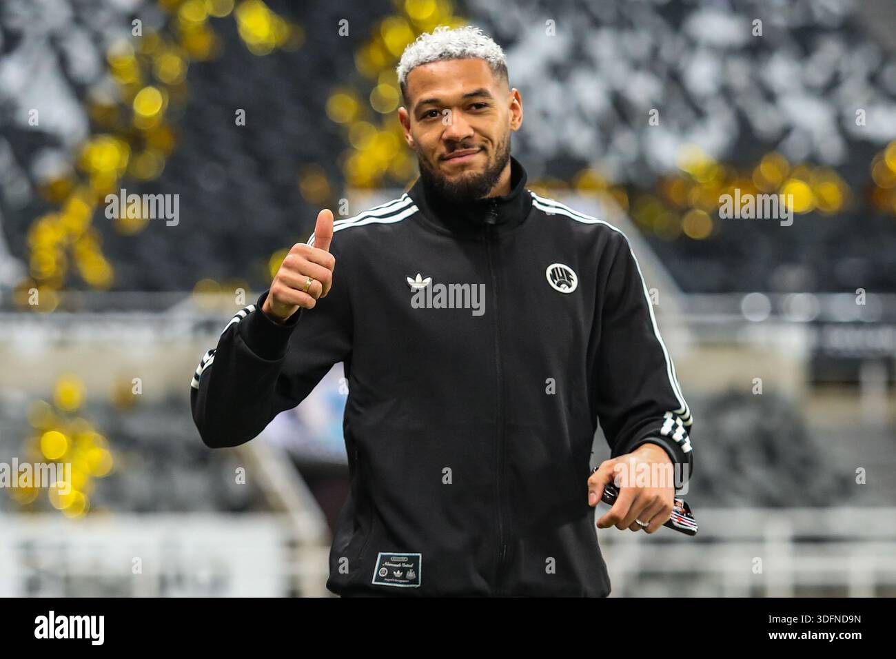 Joelinton Of Newcastle United Arrives during the Newcastle United v ...