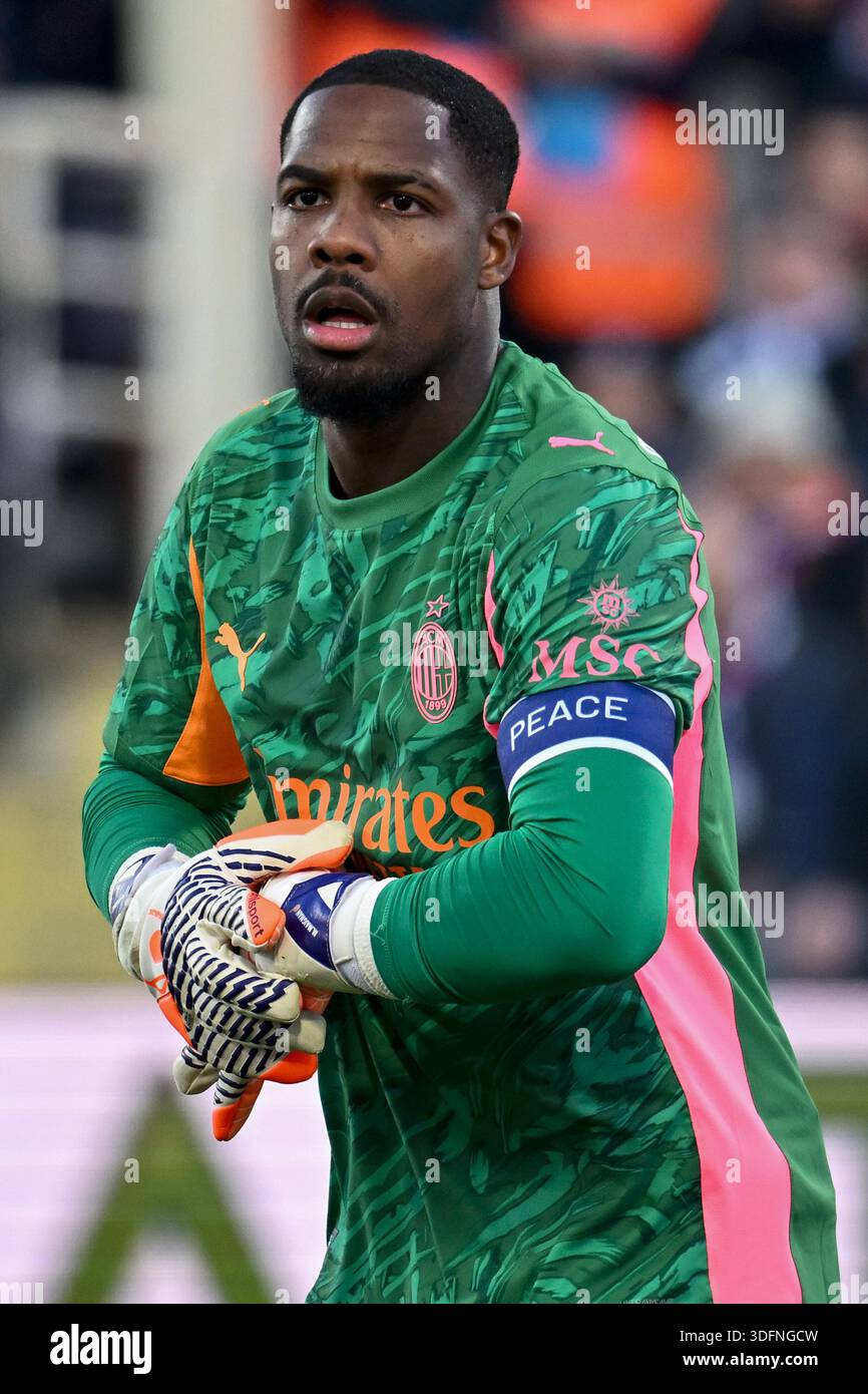 AC Milan's goalkeeper Mike Maignan during ACF Fiorentina vs AC Milan ...