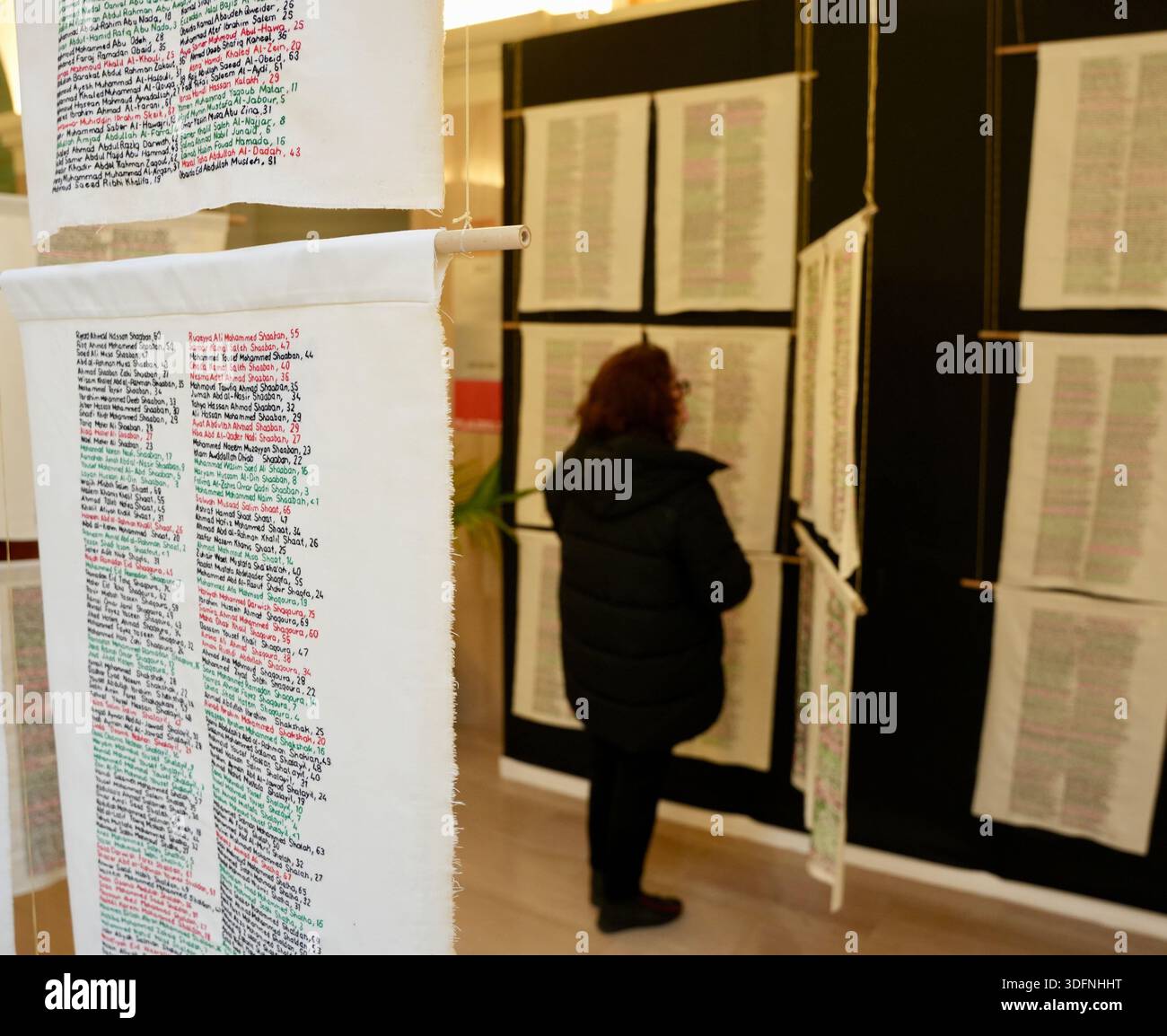 Image of the international exhibition "Hudur al-Ghan'Ibin" on the ...