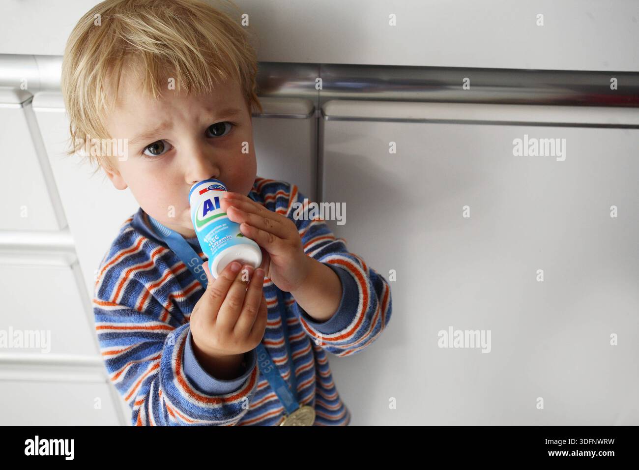 Kind DEU, Deutschland, 20260101, - Kind mit Buch, DEU, Germany ...