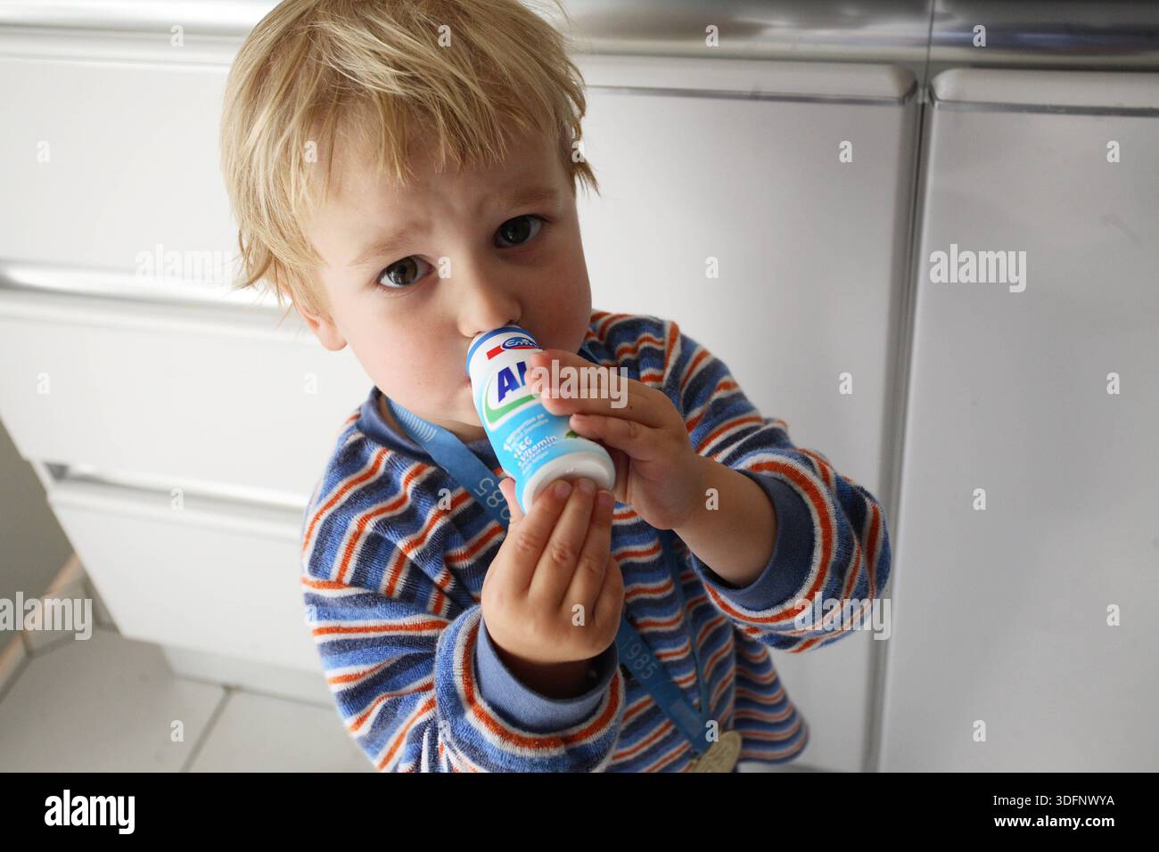 Kind DEU, Deutschland, 20260101, - Kind mit Buch, DEU, Germany ...